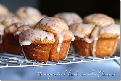 Cinnamon Bubble Buns - Sprinkled with Flour